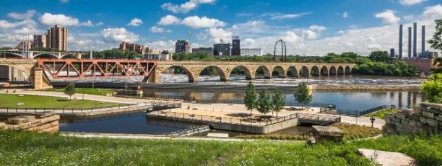 Life In Minnesota A Beginner's Guide to Minneapolis' Stone Arch Bridge ...