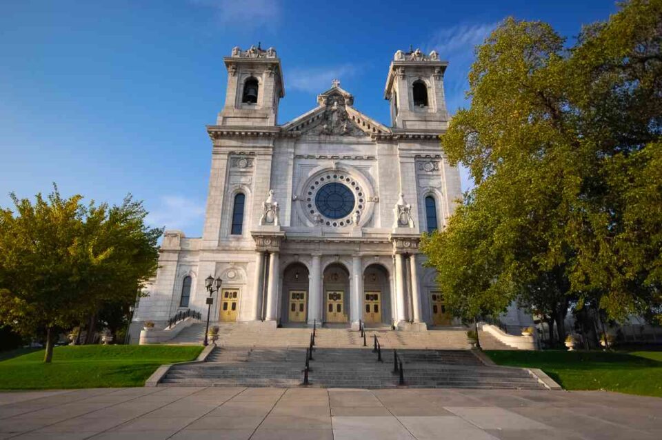 13 Exciting Things to Do Around Lake Calhoun